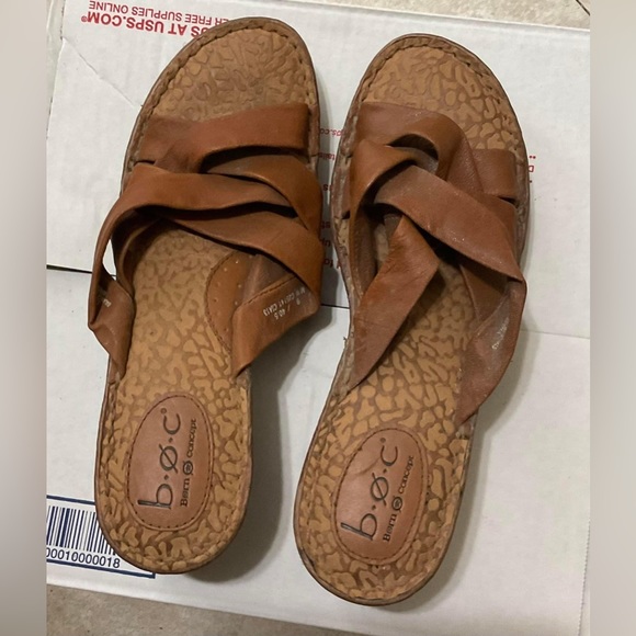 boc | Shoes | Euc Boc Ladies 9 Wedge Sandals | Poshmark